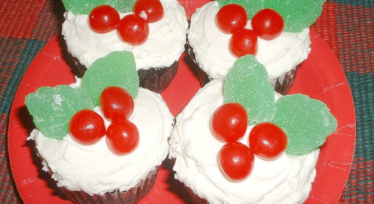Cupcake Tuesday ~ Christmas Cupcakes - Hoosier Homemade